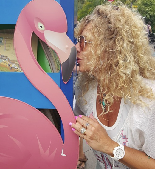 kiss a flamingo today