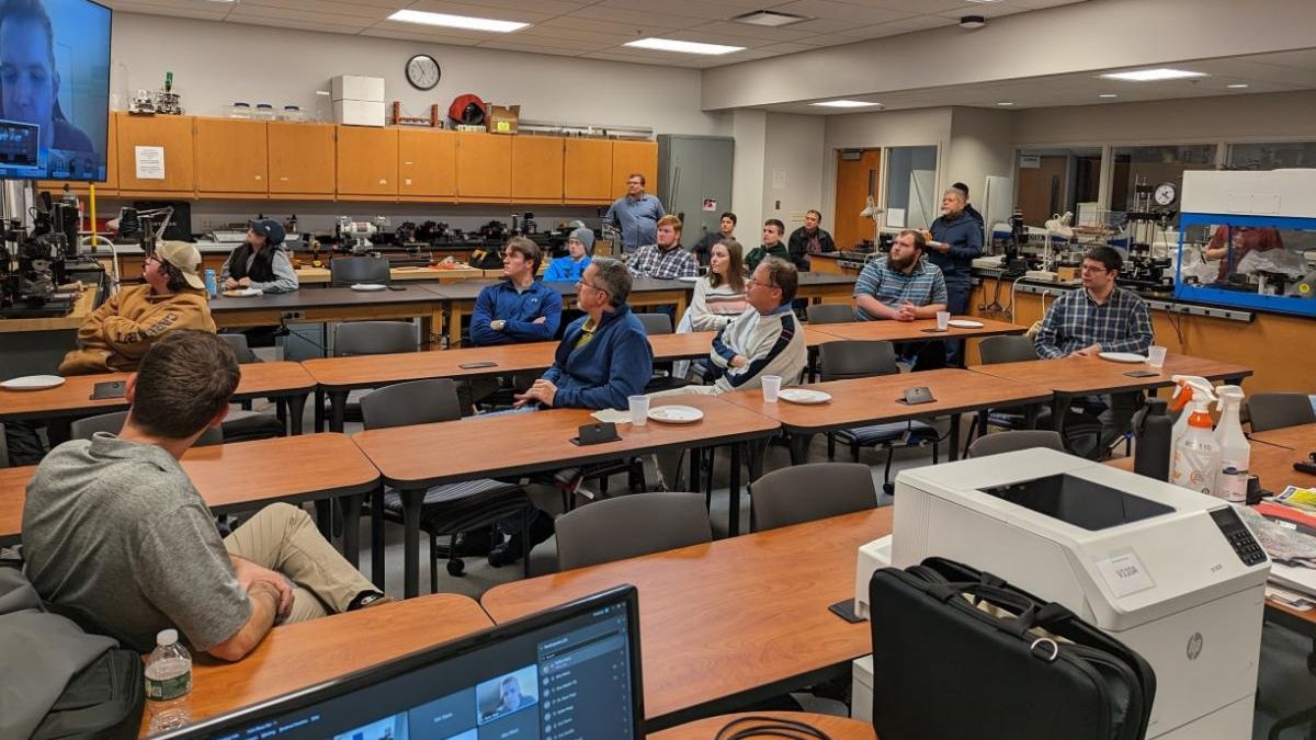 Holiday contest winners