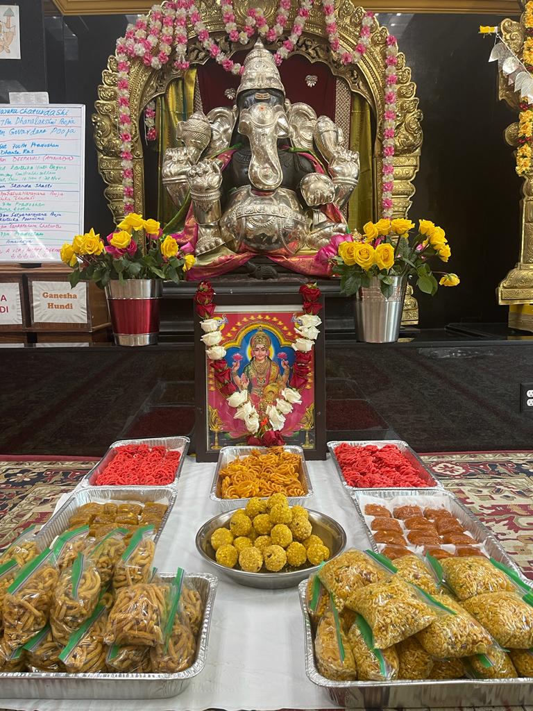 Deepa Dana Puja everyday during the Karthika Masam and Every Monday 7 ...