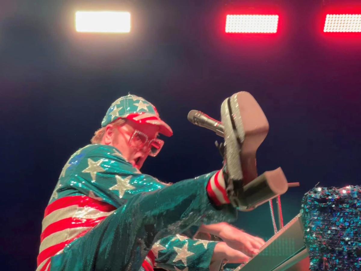 Elton Rohn - Avenue Of The Stars Entertainment