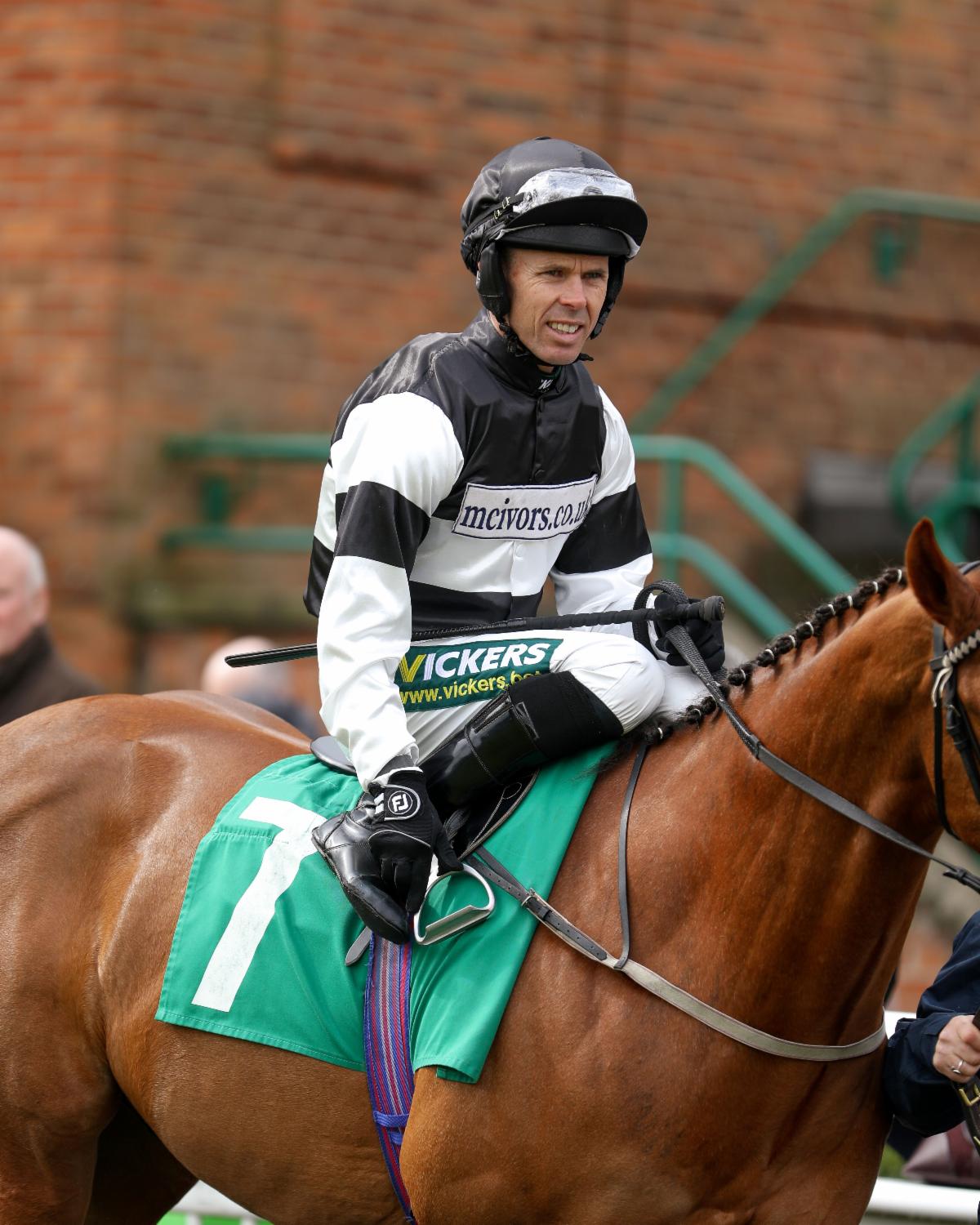 Charity race in support of Graham Lee takes centre stage at Thirsk on ...