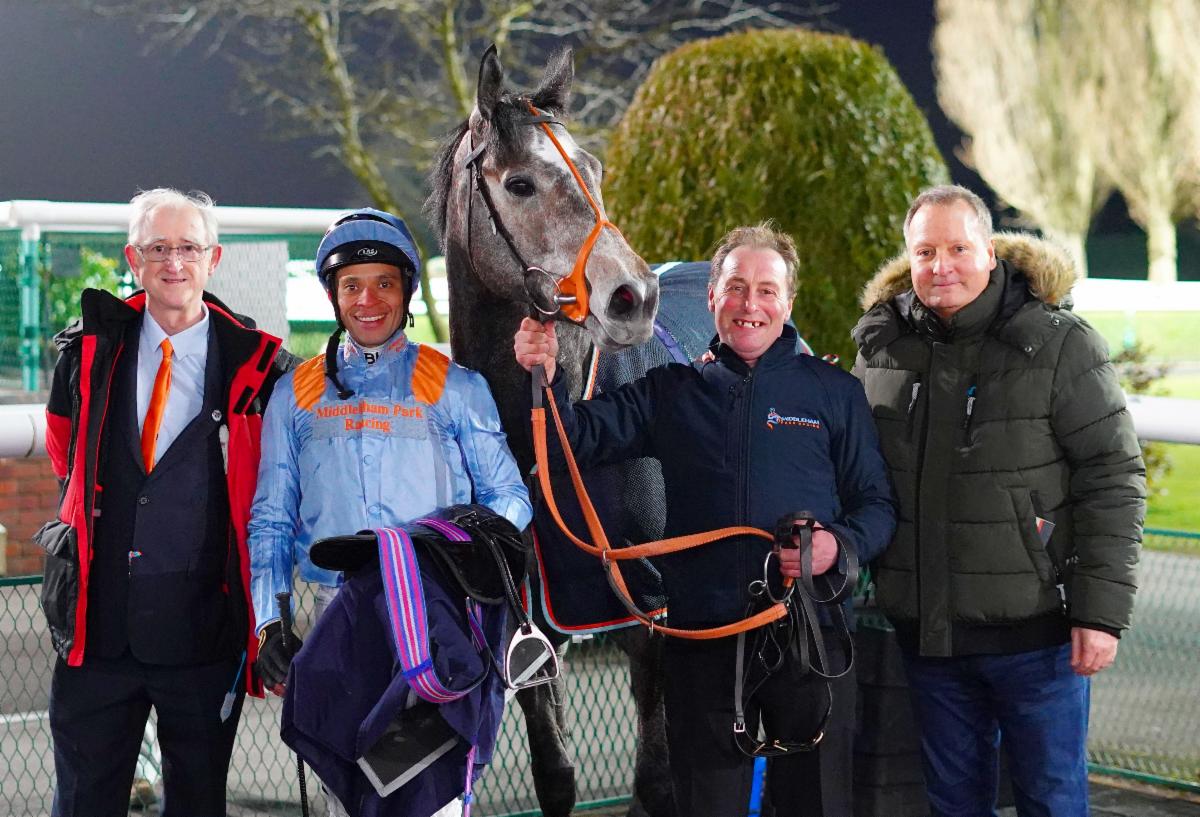 Shouldvebeenaring heads Middleham Park trio on Finals Day - Peter Ellis ...