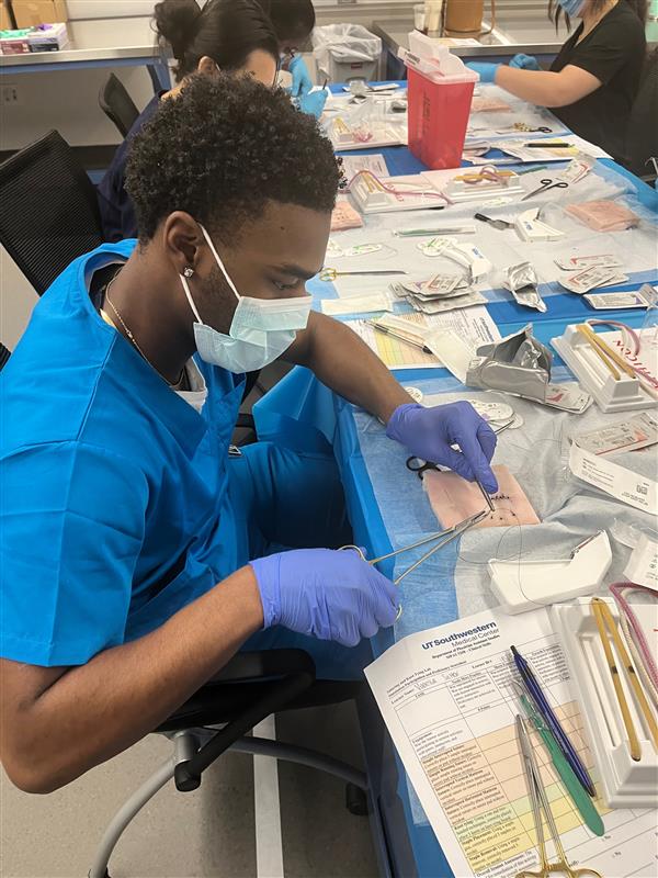 Learn More about the Healthcare Internship Program at UT Southwestern