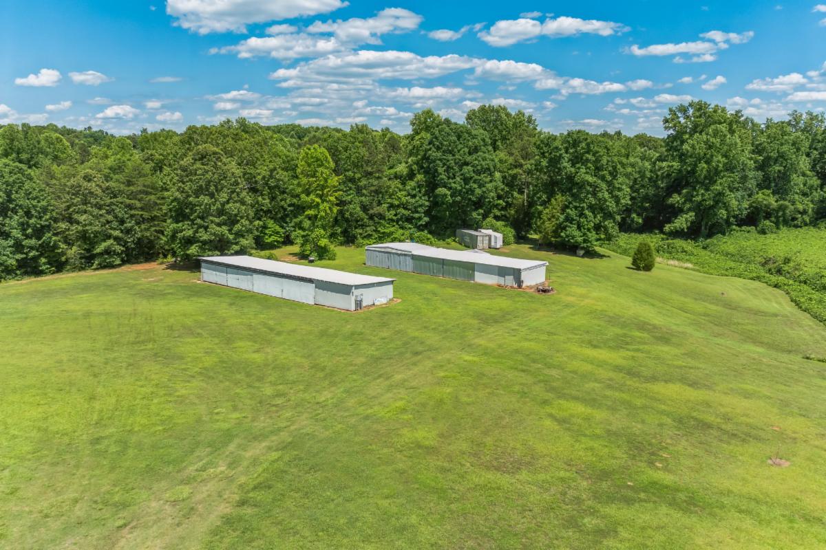 Airpark Hangar Home or Airpark Lot? Properties with access to a runway.