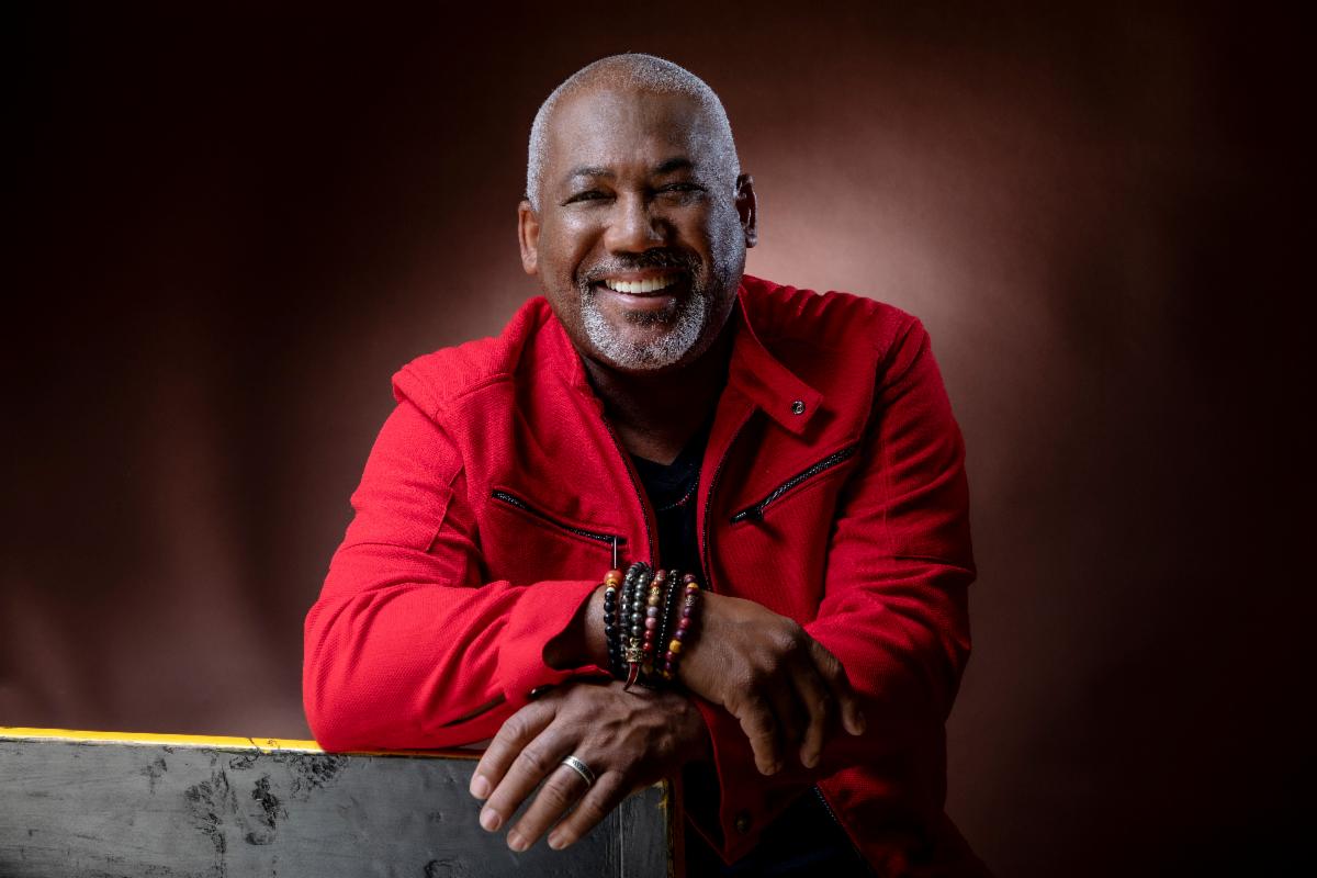 Jonathan Butler’s 'Christmas Together' Out Now - The Industry Cosign