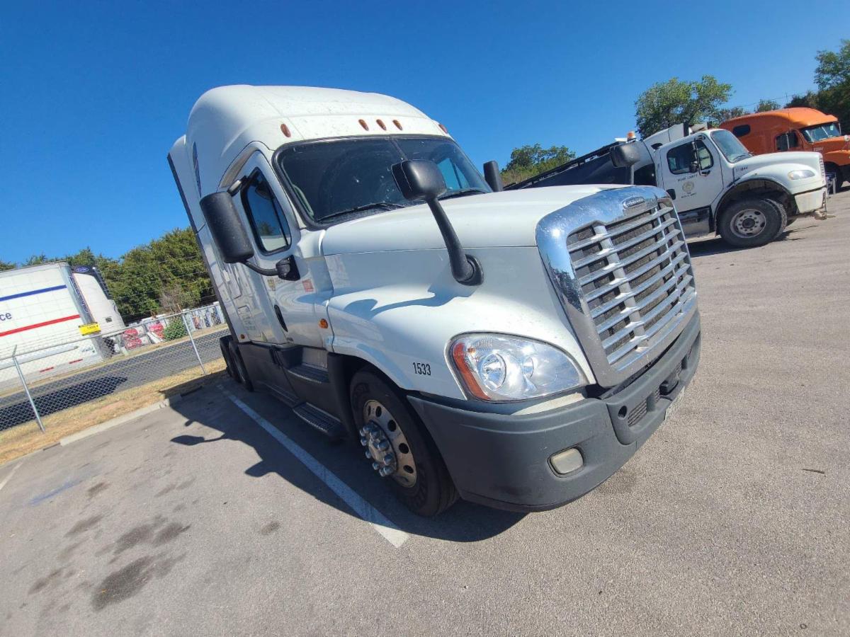 Sleepers and Day Cabs for sale Don't miss it