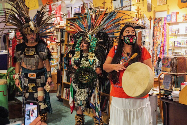 Photos of Aztec danzantes from Sagrada event