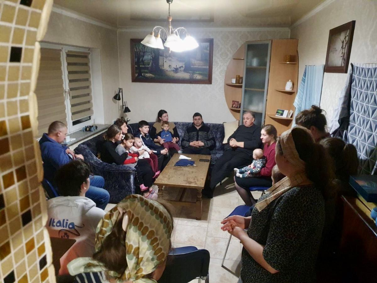 Operation Renewed Hope - DEREK AND JULIE THOMAS IN UKRAINE CRISIS!