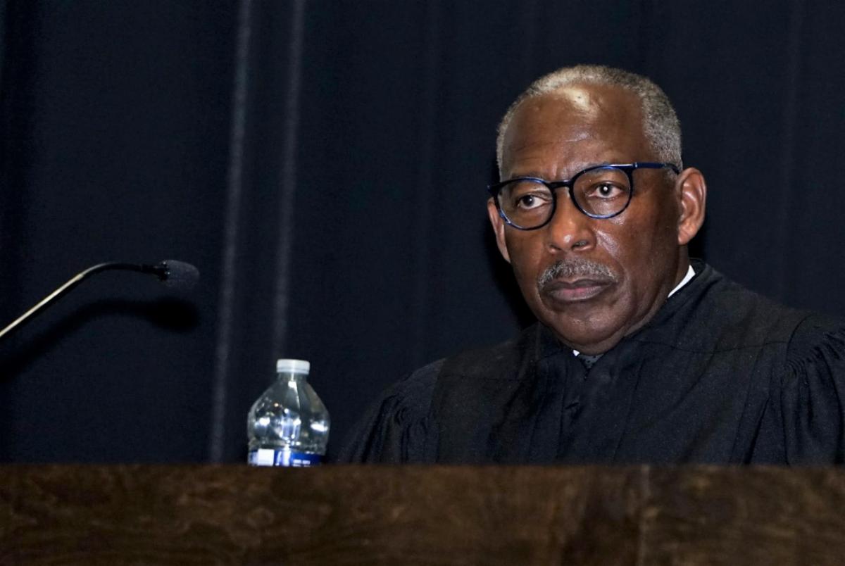 Students embrace civics lesson from seeing real Supreme Court cases at ...