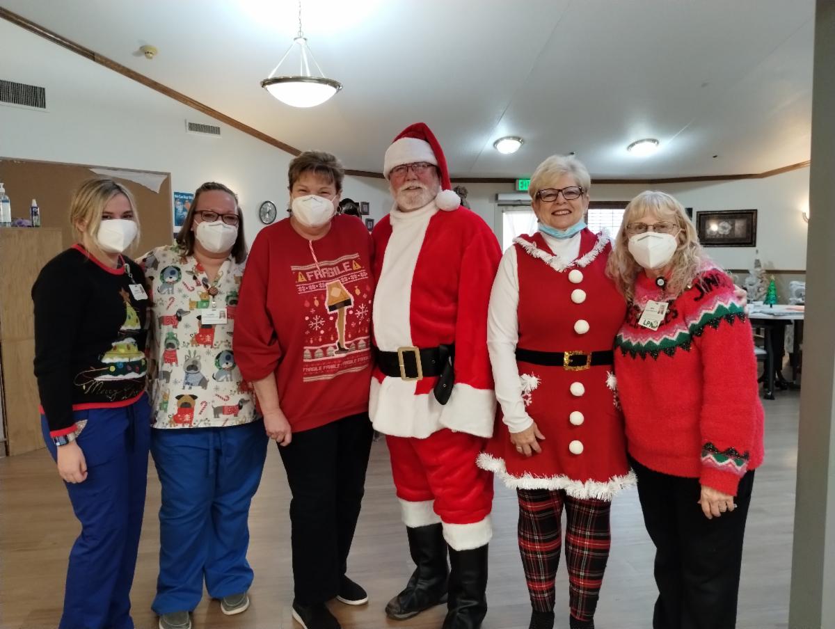 Set goals for the New Year, use your wellness benefit in 2023, and more.