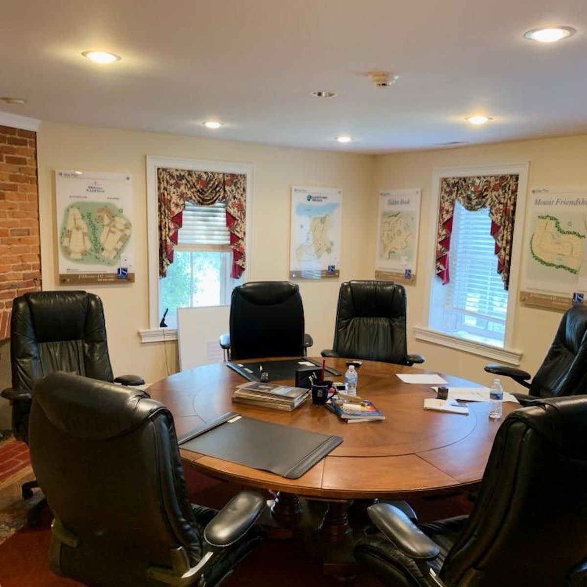 👀 NEW LISTING - OFFICE FOR SALE!