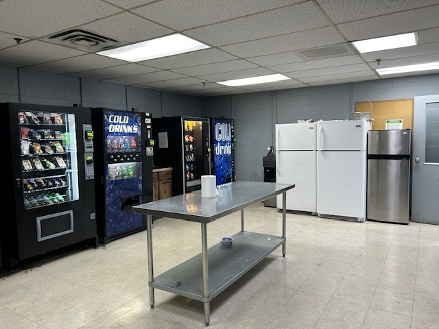 FORT WORTH, TX 16,000 RSF LABORATORY SPACE, Climate Controlled Distribution warehouse, and ...