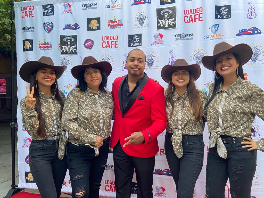 "El Compa Negro" El "Reto de Gasolina" agradeciendo a Compton el 23 de ...