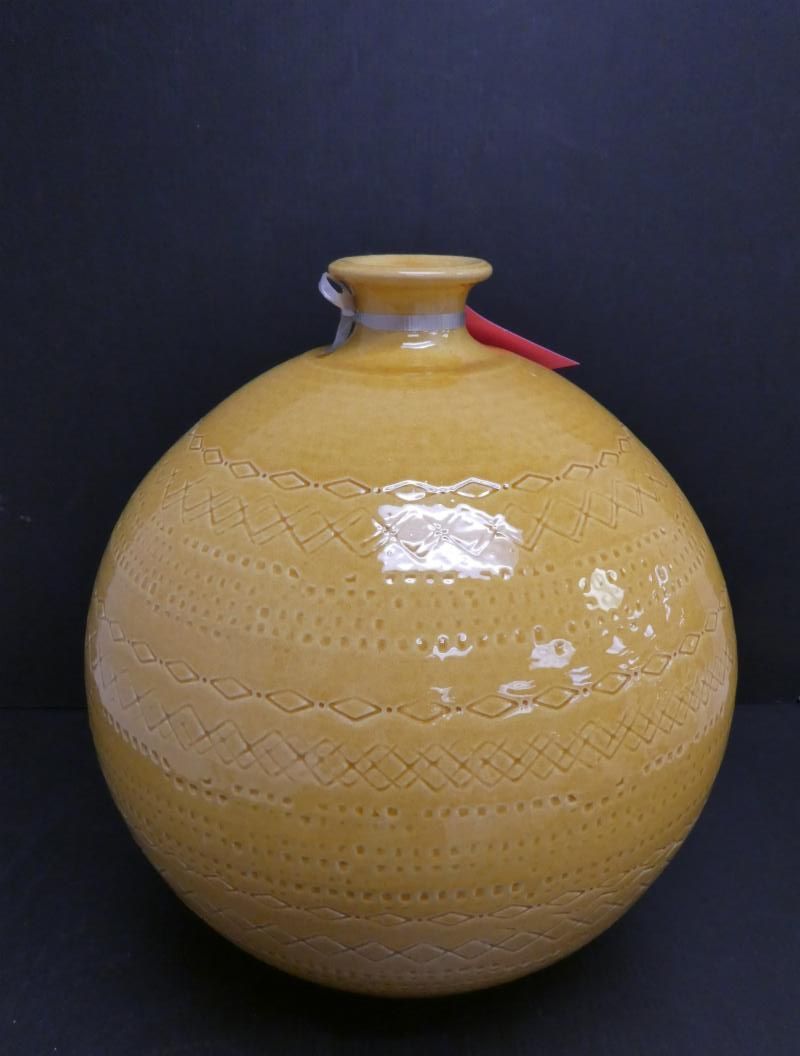 Dynamite décor items!