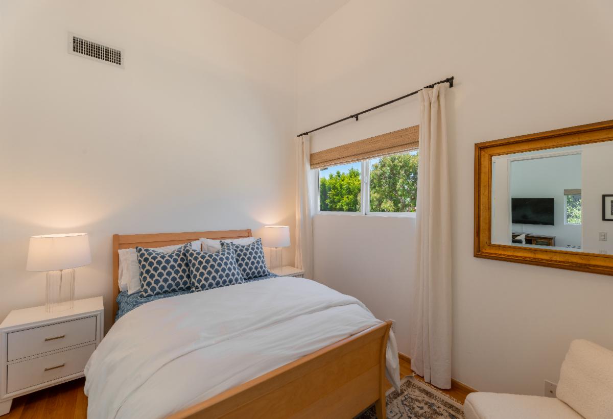 Malibu Contemporary with Little Dume Beach Access!