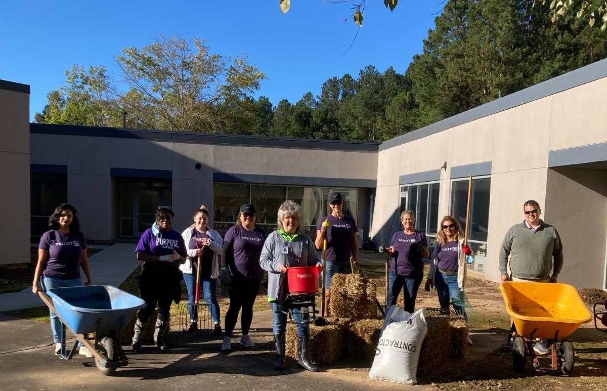 High fives to all our volunteers!