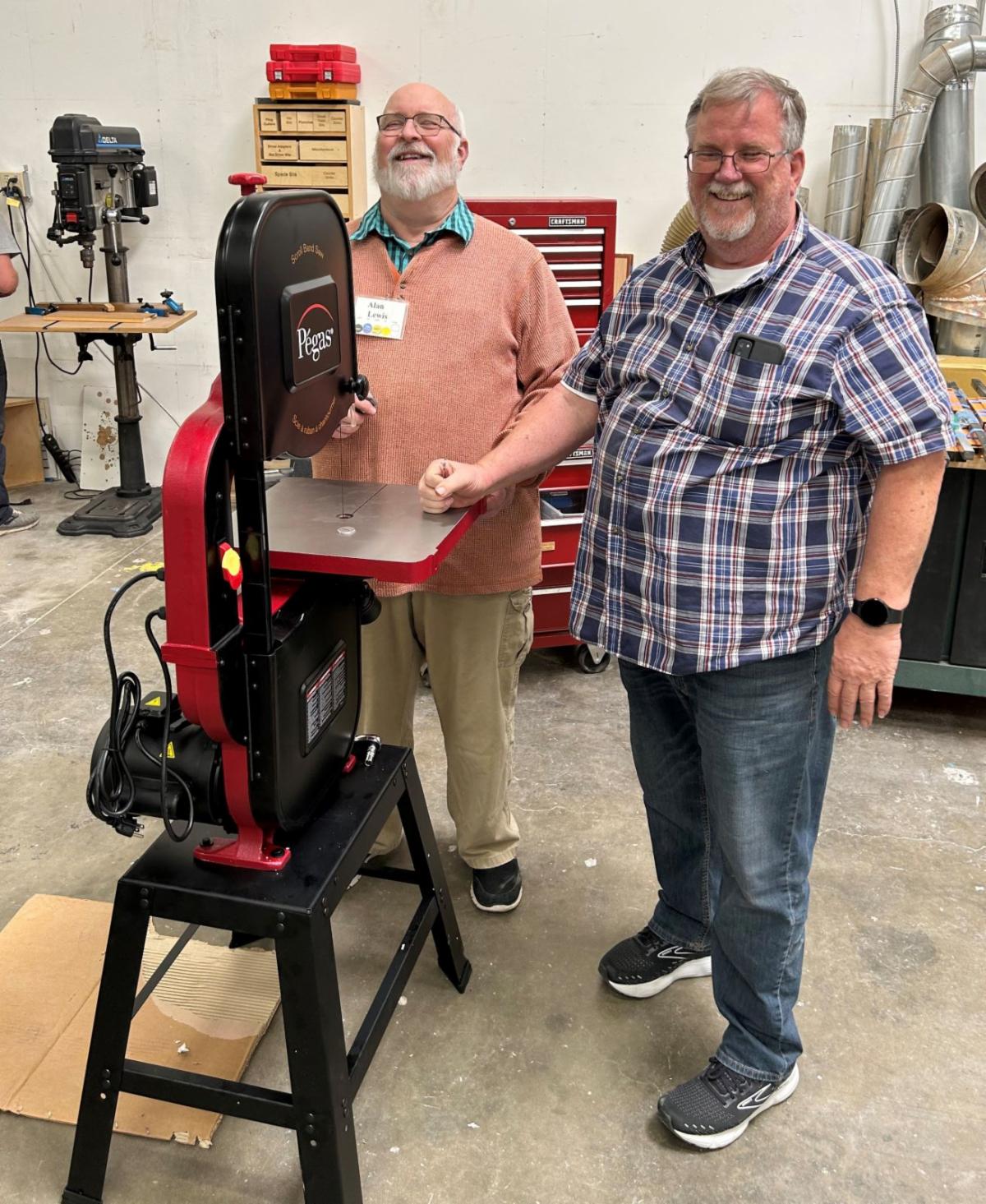 What is a scroll/bandsaw?