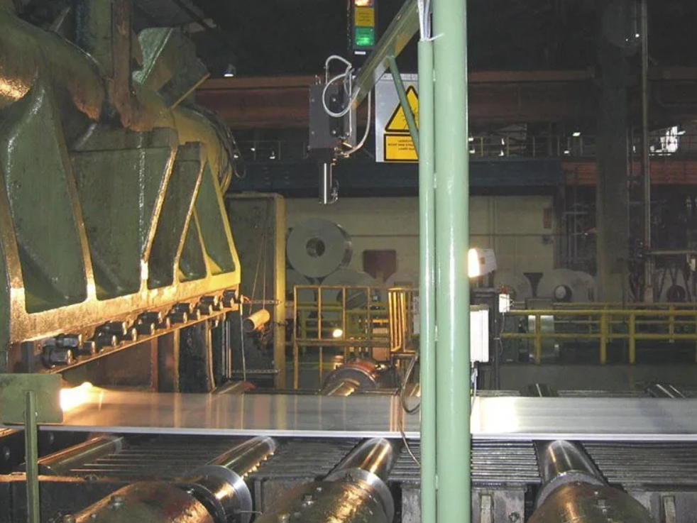 Optical velocity and length measurement e-news from Polytec