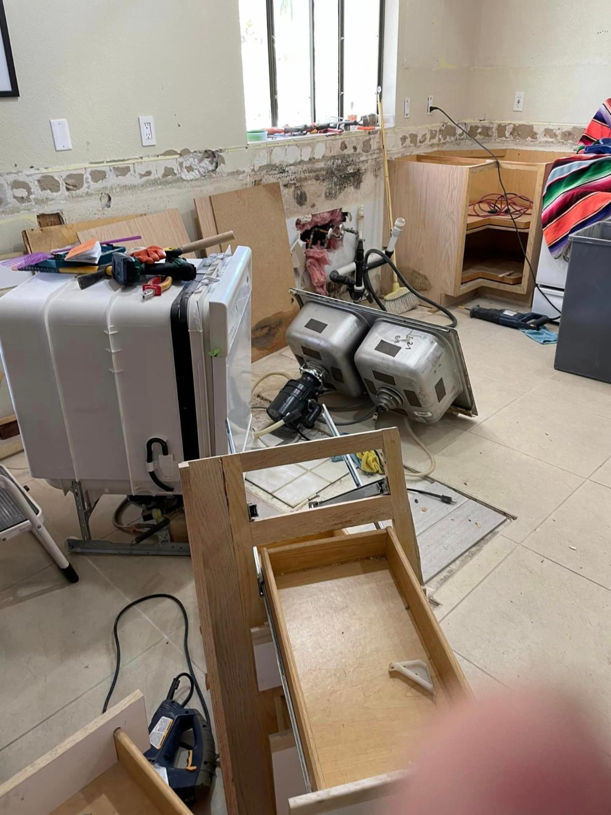 Movie Meetup - The Haunted Mansion, UnCabaret with Mina Hartong Tonight ...