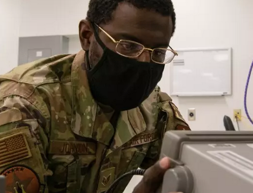 Hiller X-18: Tiltwing transport aircraft built from scavenged parts