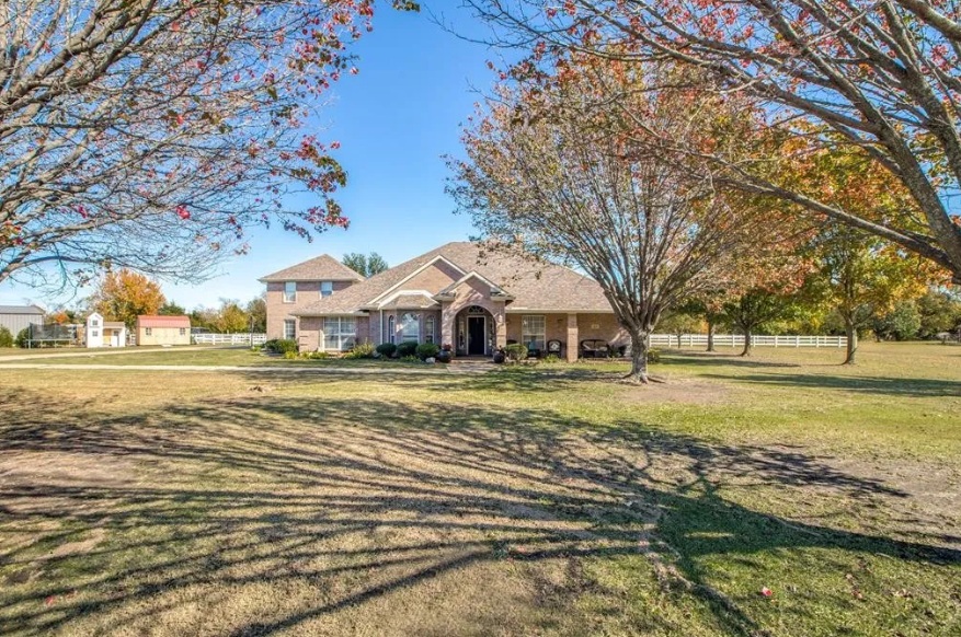Showing Allen TX | Rare 2-Acre Northfork Ranch Estate | 5Bd 3Bth ...