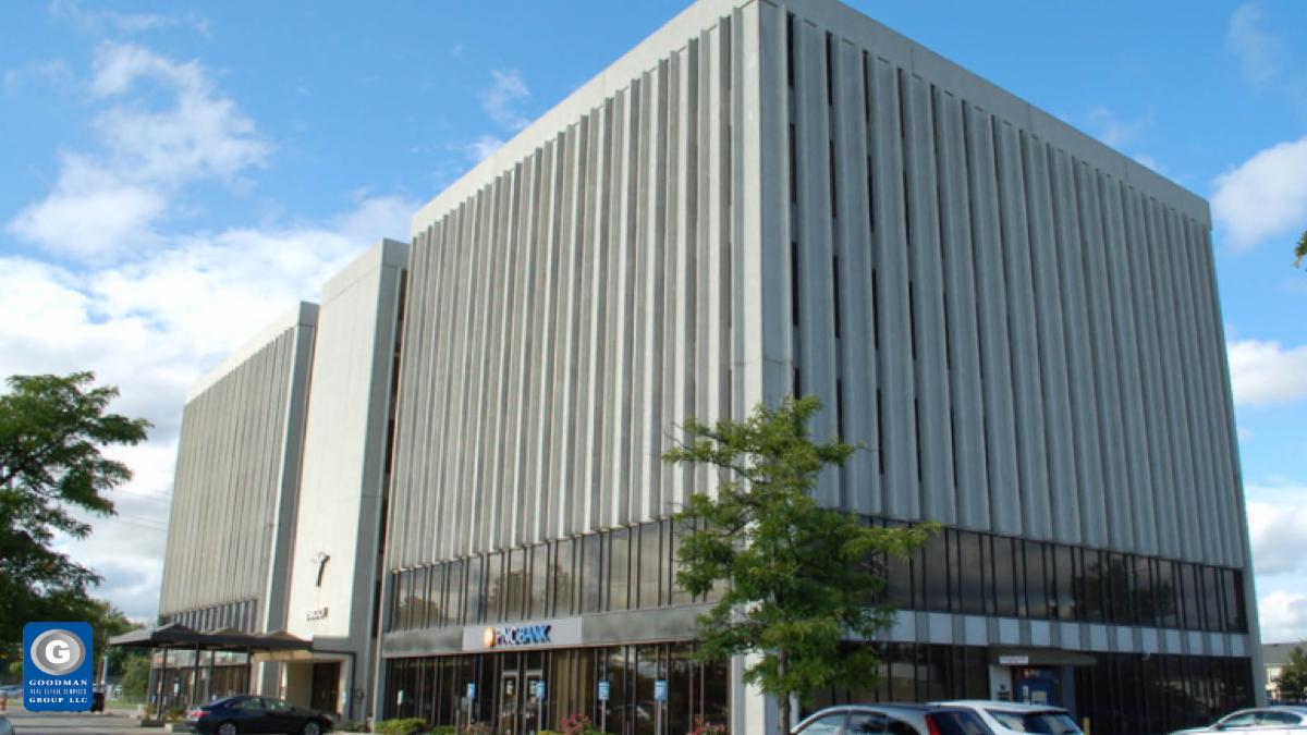 Downtown Retail Space Available | Akron, OH | 2,947 SF Former PNC Bank