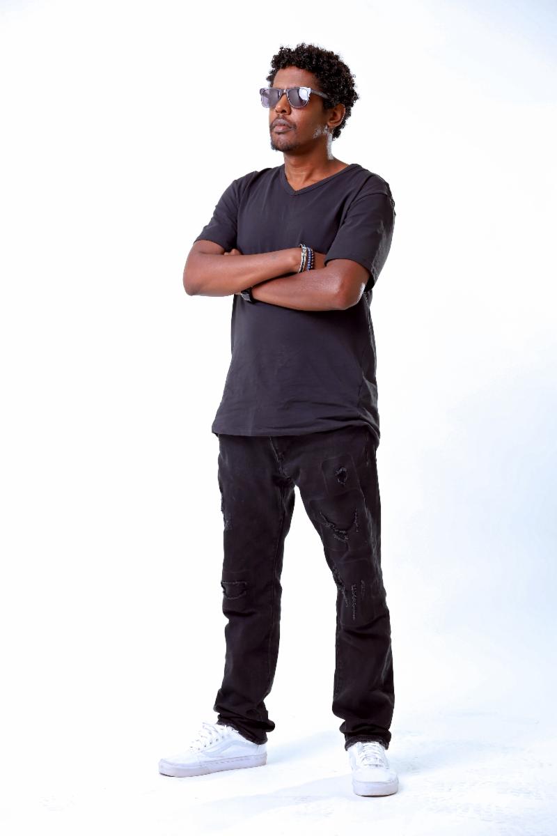 Prince Hakim - R.O.Y.A.L.T.Y. ft. Walt Anderson - The Industry Cosign