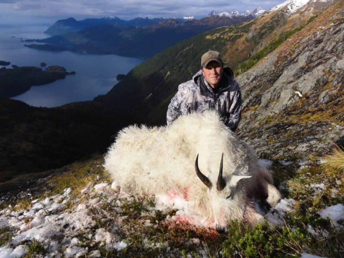 DISCOUNTED Big Game Hunting & Fishing Trips