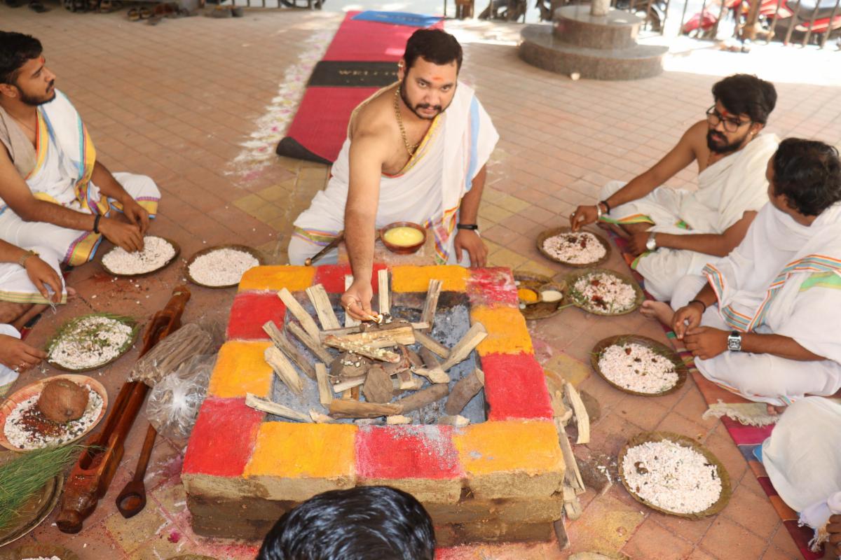 Puja.net - Navaratri Photos - Pune Temple Yagya