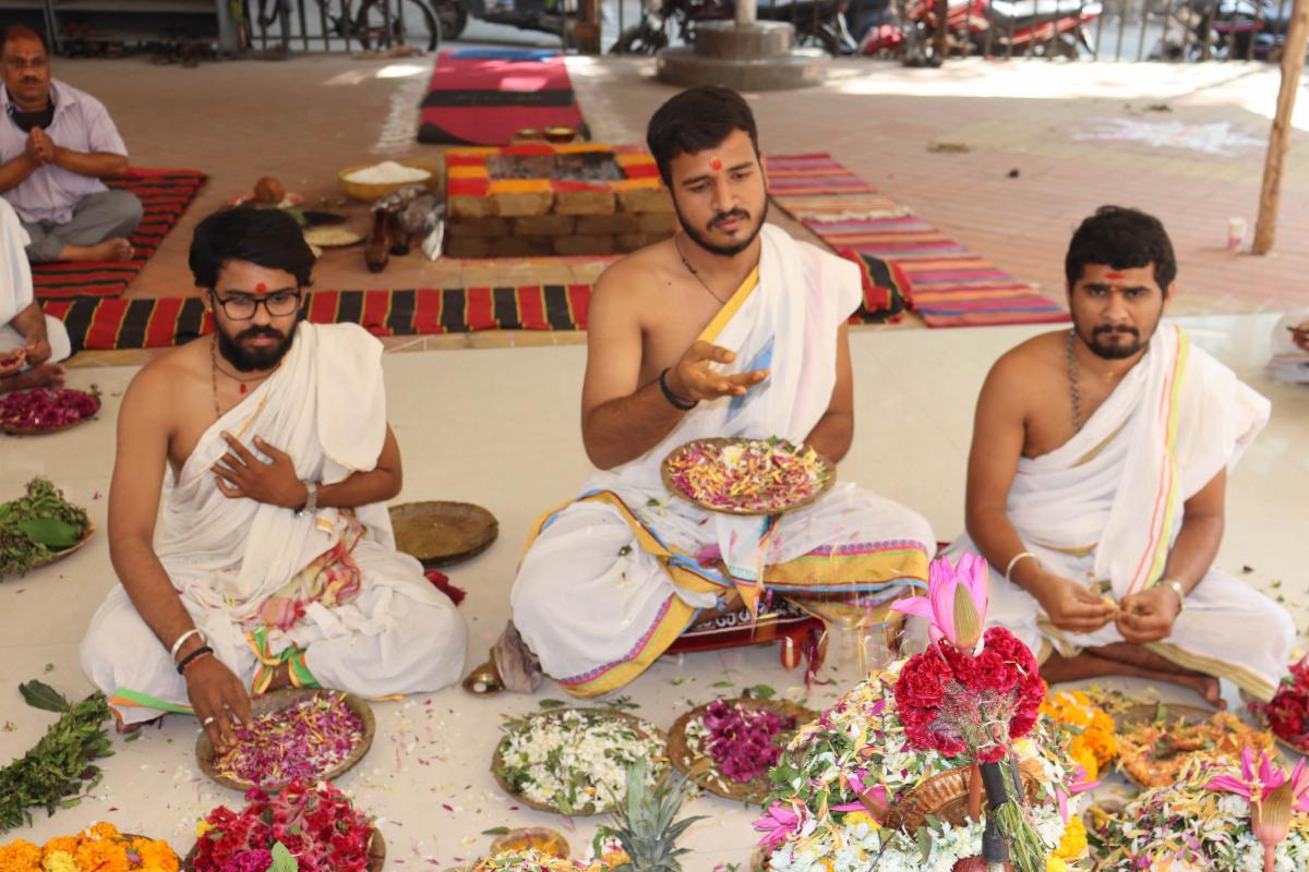 Puja.net - Navaratri Photos - Pune Temple Yagya
