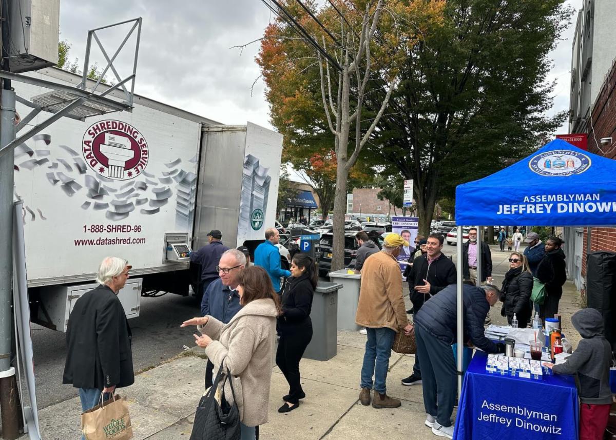 Dinowitz Digest: Pro-Israel Rally at Seton Park, Meeting With Relatives ...