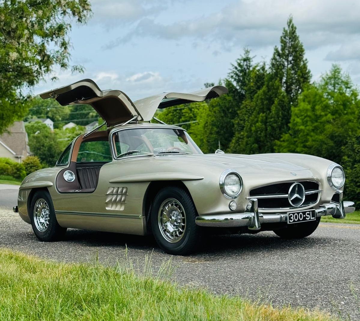 Rare 2k Miles Recreation 2000 Mercedes 300SL Gullwing 5-Speed