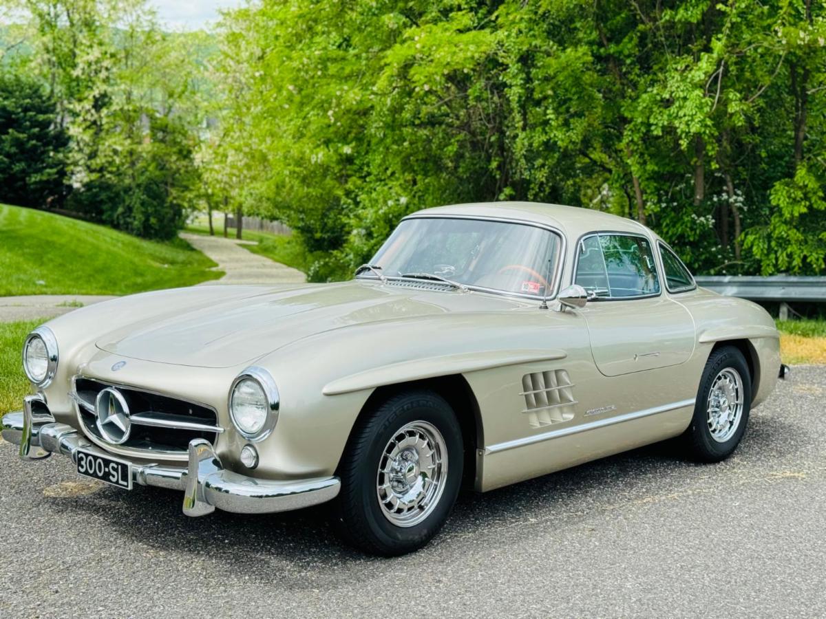 Rare 2k Miles Recreation 2000 Mercedes 300SL Gullwing 5-Speed