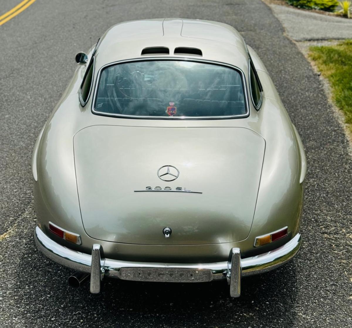 Rare 2k Miles Recreation 2000 Mercedes 300SL Gullwing 5-Speed