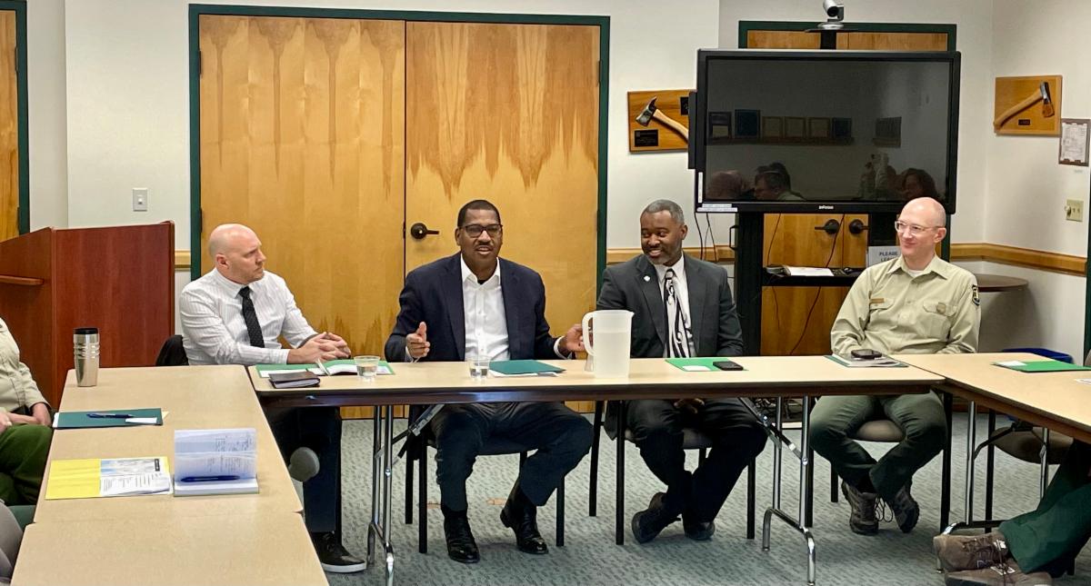 USDA Under Secretary visits Superior NF to support Great Lakes wildfire ...