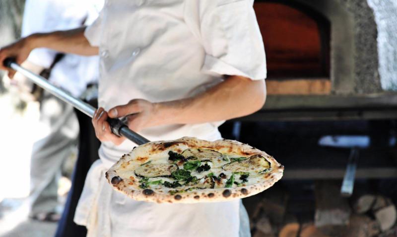 What's Trending: Pizza Nel Parco at Caffè Cinquecento, Cultural ...