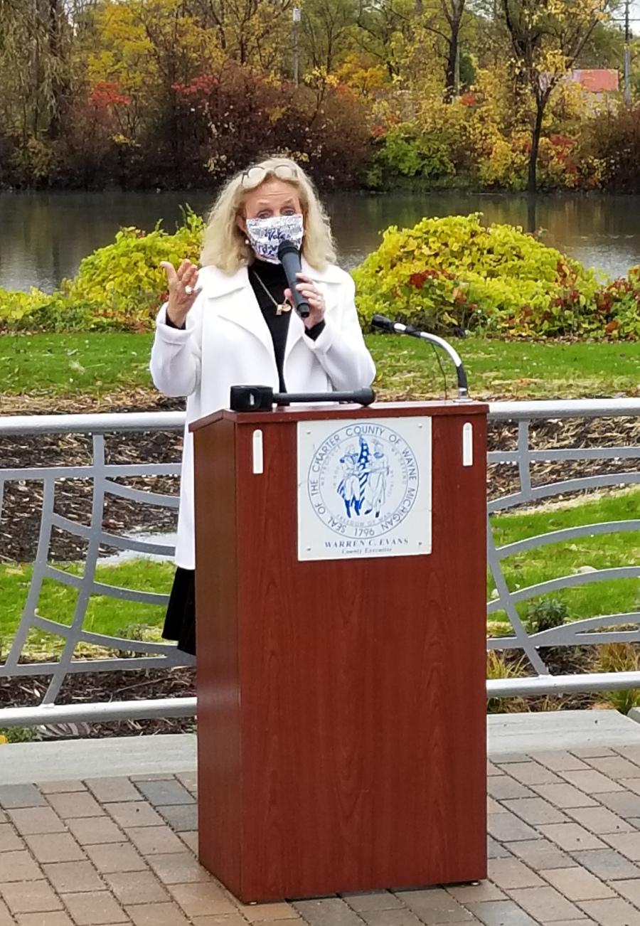 Remembering the Legacy of Race Car Driver Barbara Hamilton | Michigan ...