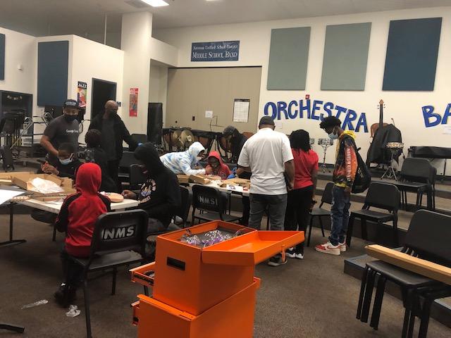 Natomas Middle School Boys Engaged with STEM Activities & Leroy Greene ...