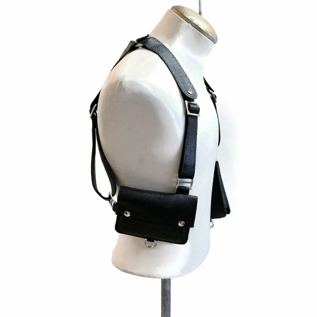 Genuine leather travel accessories to accompany your getaways ️