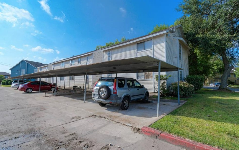 NEW PRICE* Alief Area 2/1 Condo Just $53.5k!