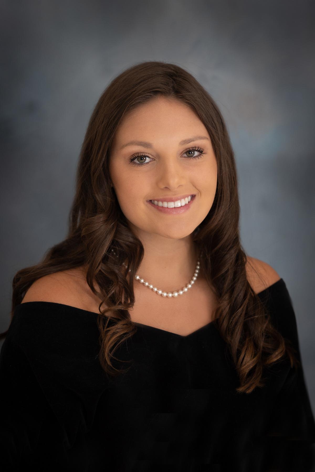 IMPORTANT Class of 2024 Senior Portrait Information