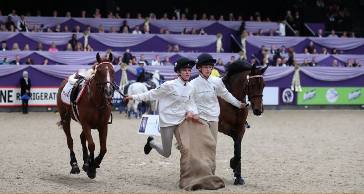 Naylors Official Sponsor of the HOYS Pony Club Mounted Games Naylors Official Sponsor of the HOYS Pony Club Mounted Games