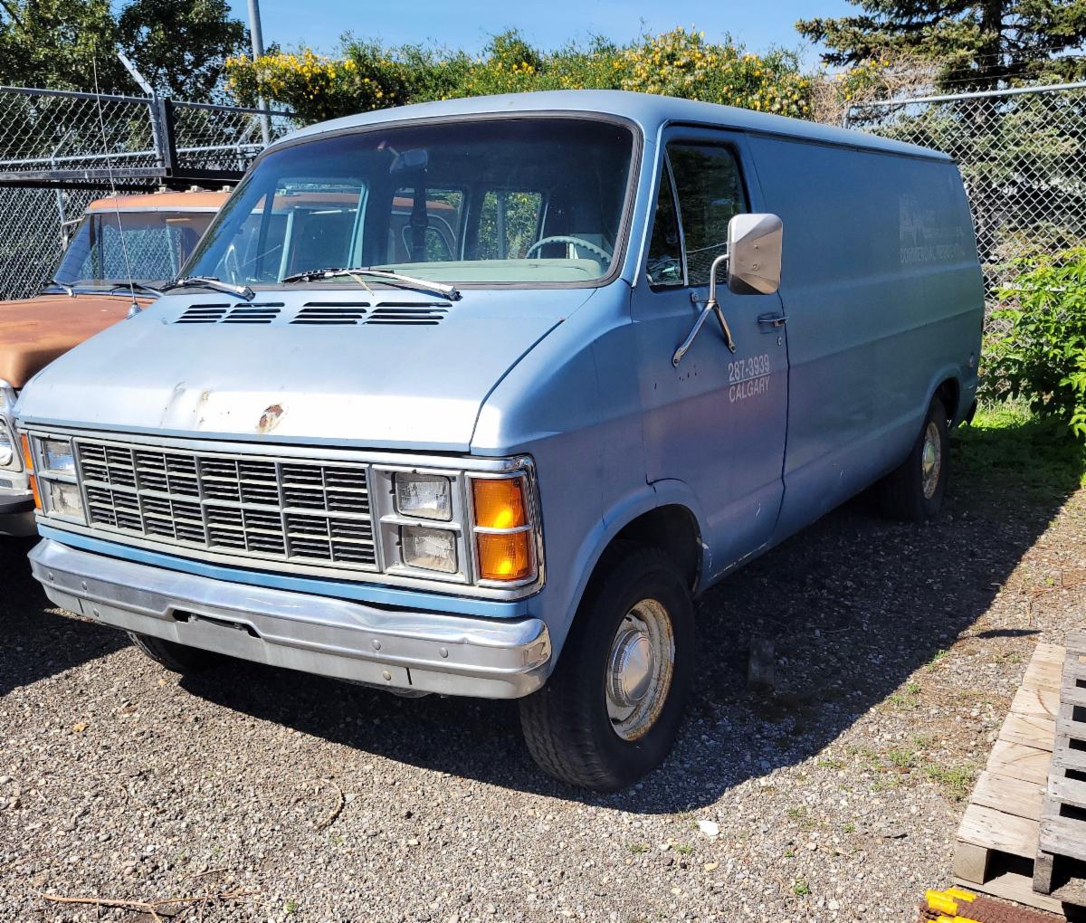 1002. 1981 Dodge Van 250 2B7HB2355BK225196