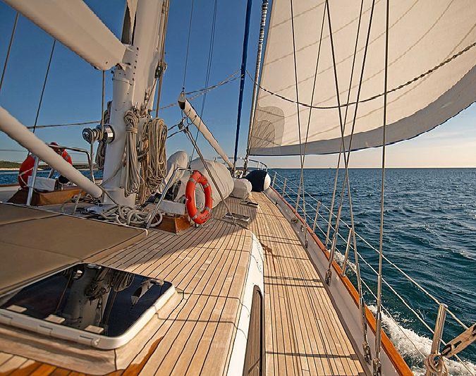 Sail the Greek Islands aboard our new sailing yacht… Lyra!
