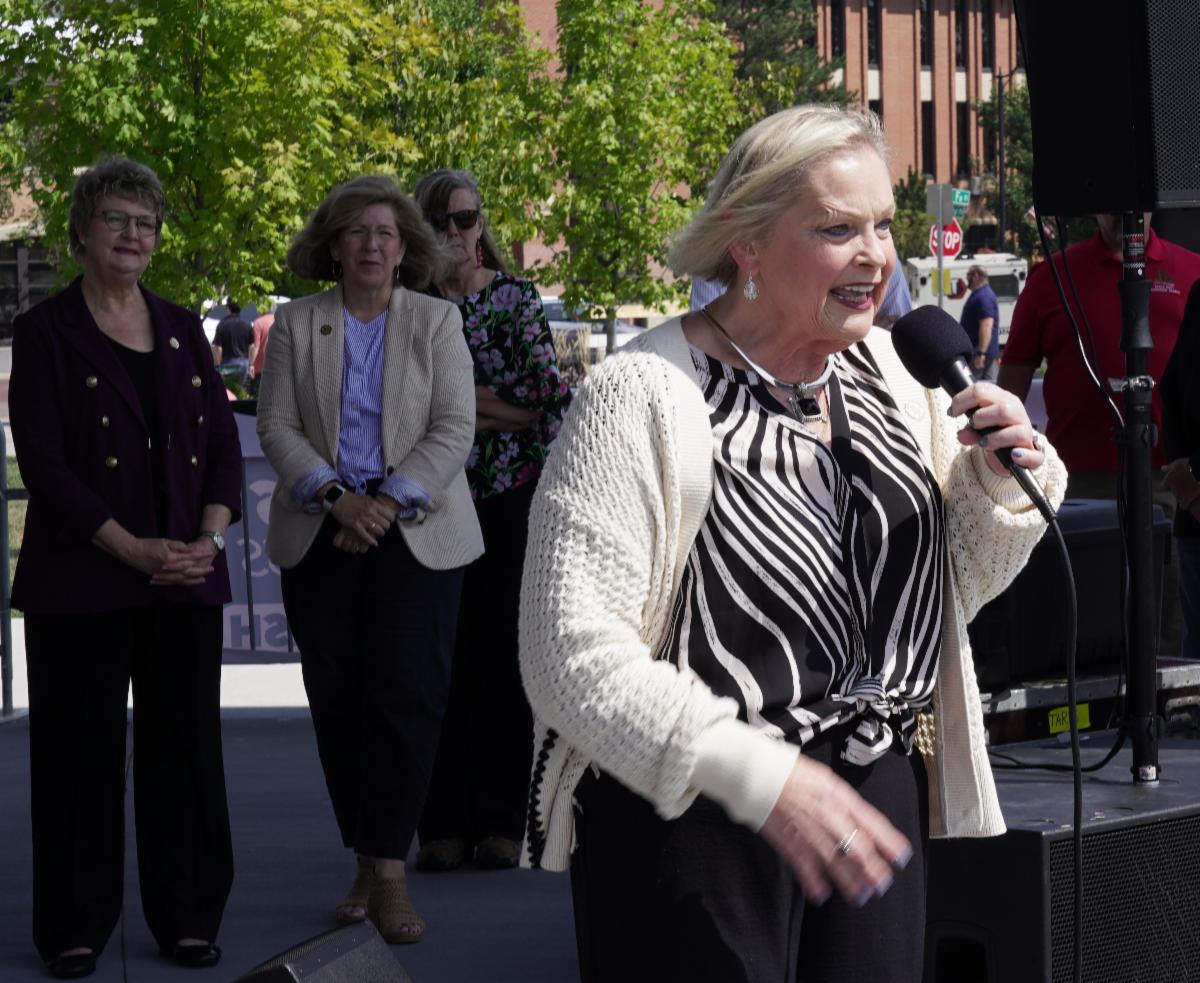 JoCo In the Know: Submit your art to ArtsKC Employee Artist Exhibition