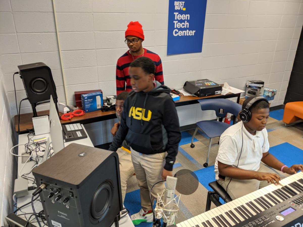 Best Buy Teen Tech Center Monthly Newsletter