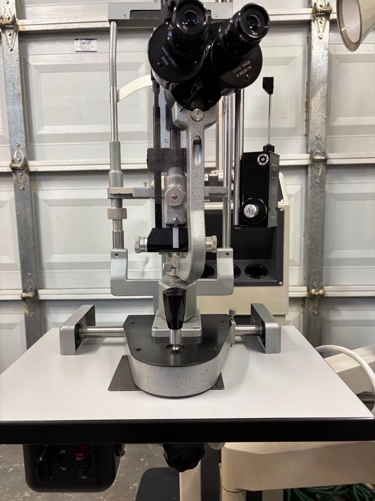 Haag Streit 900 Slit Lamp