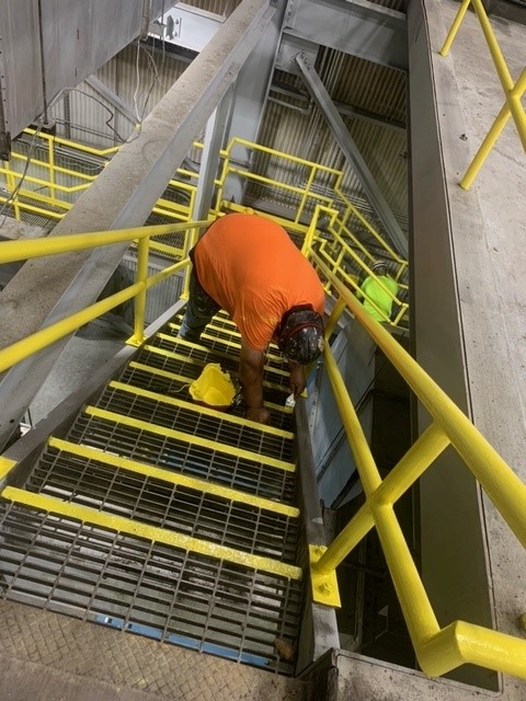 Overhead Cleaning in Industrial Buildings