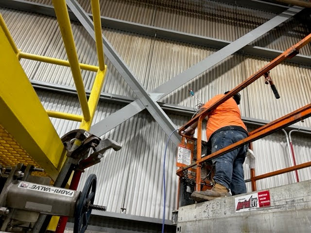 Overhead Cleaning in Industrial Buildings