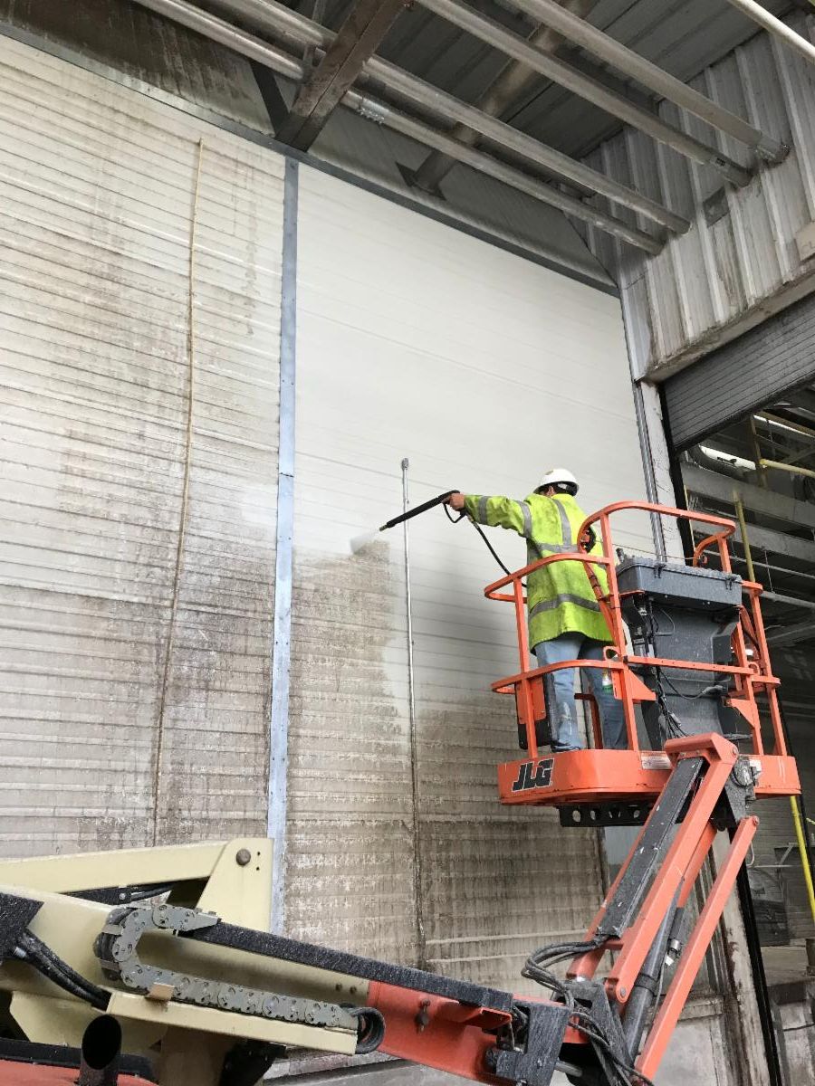 Overhead Cleaning in Industrial Buildings